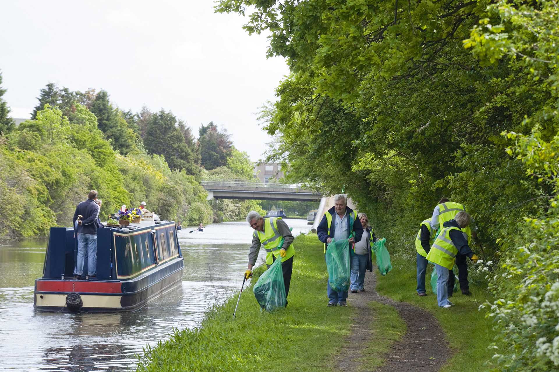 How to Plan a Community Clean Up - Do Something Good